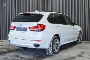 White BMW X5 2017 in Marijampole, with an engine capacity of 2.99 L and mileage of 259 thousand km for 25950 €, photo 12 on AUTOMOTO.COM.LV
