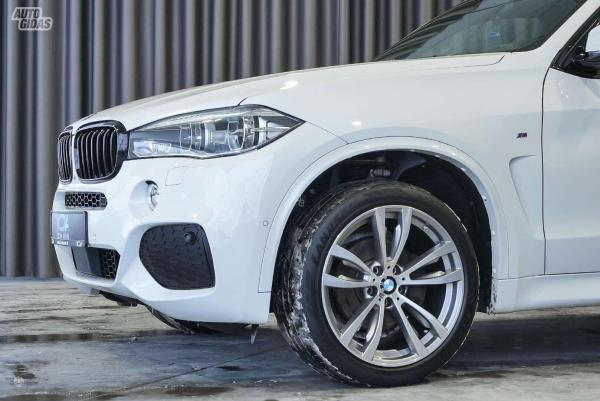 White BMW X5 2017 in Marijampole, with an engine capacity of 3.00 L and mileage of 259 thousand km for 25950 €, photo 6 on AUTOMOTO.COM.LV
