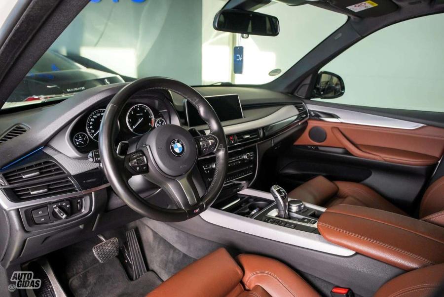 Balts BMW X5 2017 Marijampole, ar dzinēja tilpumu 3.00 L un nobraukumu 259 tūkst. km par 25850 €, foto 23 vietnē AUTOMOTO.COM.LV