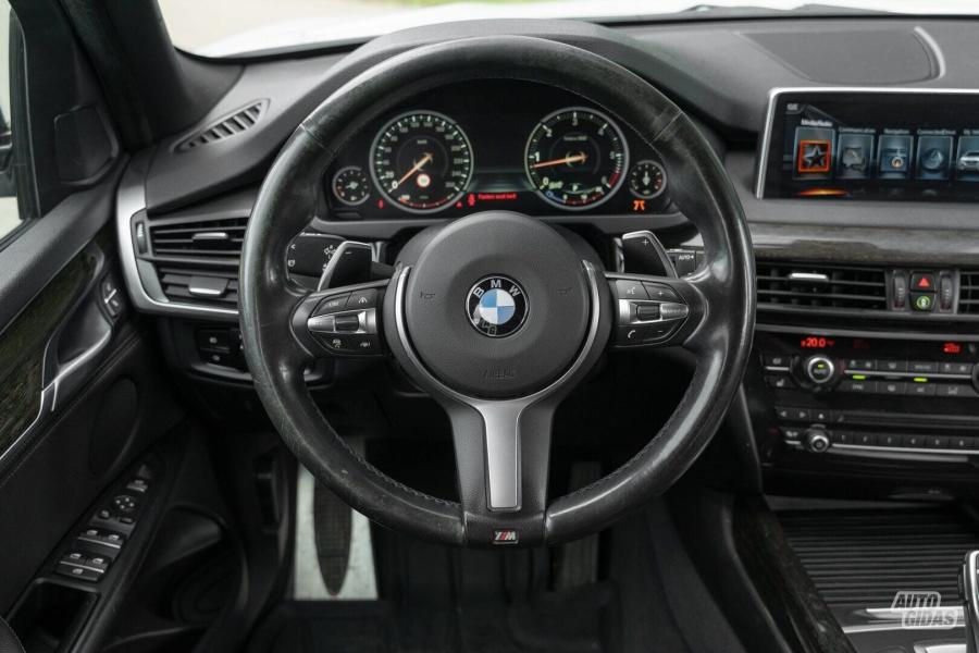 White BMW X5 2017 in Vilnius, with an engine capacity of 3.00 L and mileage of 141 thousand km for 23950 €, photo 23 on AUTOMOTO.COM.LV