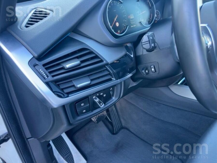 Balts BMW X5 2017 Rīga, ar dzinēja tilpumu 3.00 L un nobraukumu 237 tūkst. km par 25550 €, foto 15 vietnē AUTOMOTO.COM.LV