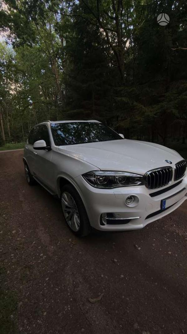 White BMW X5 2017 in Klaipeda, with an engine capacity of 2.99 L and mileage of 213 thousand km for 26000 €, photo 2 on AUTOMOTO.COM.LV