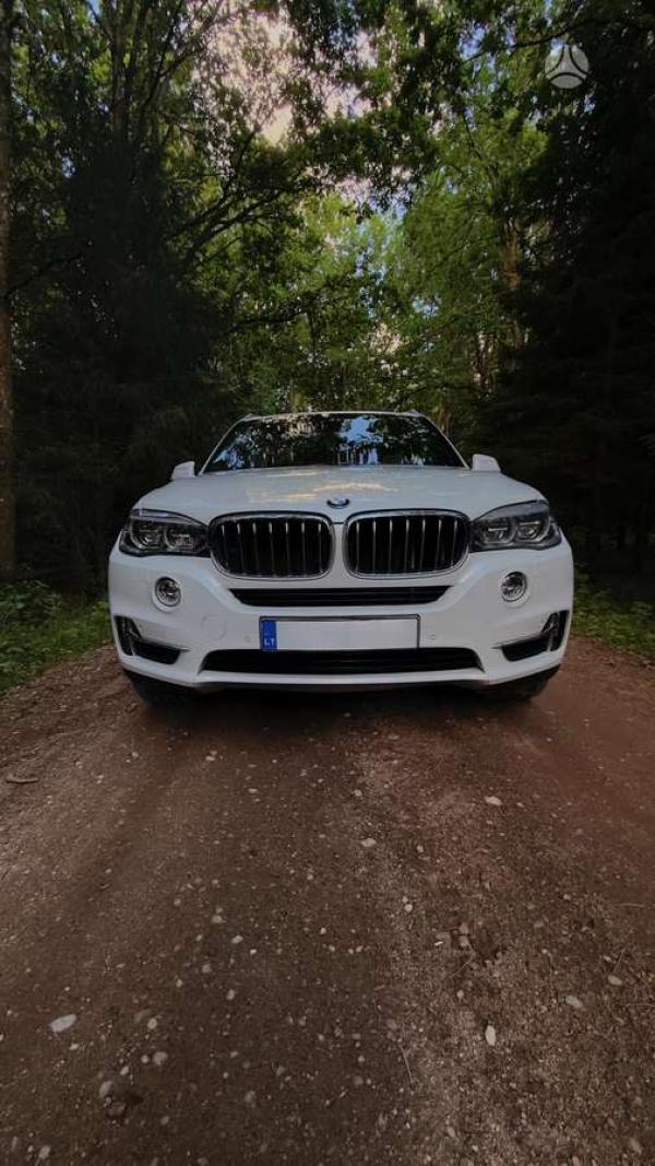 White BMW X5 2017 in Klaipeda, with an engine capacity of 2.99 L and mileage of 213 thousand km for 26000 €, photo 3 on AUTOMOTO.COM.LV