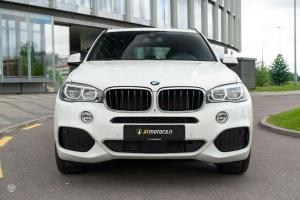 White BMW X5 2017 in Vilnius, with an engine capacity of 2.99 L and mileage of 141 thousand km for 23500 €, photo 4 on AUTOMOTO.COM.LV