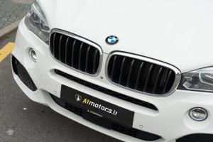 White BMW X5 2017 in Vilnius, with an engine capacity of 2.99 L and mileage of 141 thousand km for 23500 €, photo 5 on AUTOMOTO.COM.LV