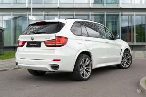 White BMW X5 2017 in Vilnius, with an engine capacity of 2.99 L and mileage of 141 thousand km for 23500 €, photo 12 on AUTOMOTO.COM.LV