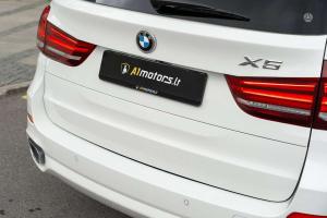 White BMW X5 2017 in Vilnius, with an engine capacity of 2.99 L and mileage of 141 thousand km for 23500 €, photo 14 on AUTOMOTO.COM.LV