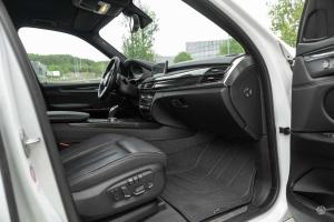 White BMW X5 2017 in Vilnius, with an engine capacity of 2.99 L and mileage of 141 thousand km for 23500 €, photo 18 on AUTOMOTO.COM.LV