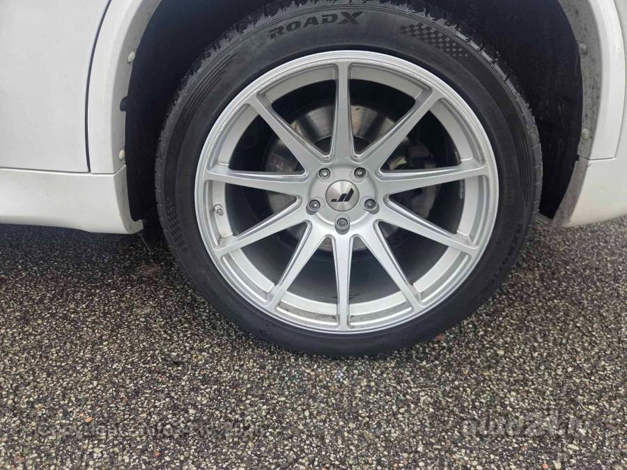 White BMW X5 2017 in Tallinn, with an engine capacity of 3.00 L and mileage of 188 thousand km for 23999 €, photo 13 on AUTOMOTO.COM.LV