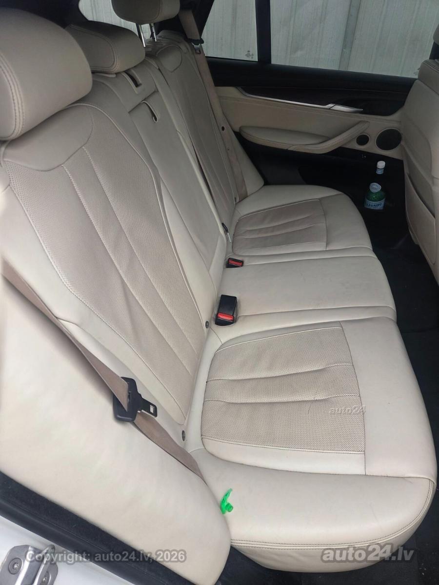 White BMW X5 2017 in Tallinn, with an engine capacity of 3.00 L and mileage of 188 thousand km for 23999 €, photo 15 on AUTOMOTO.COM.LV