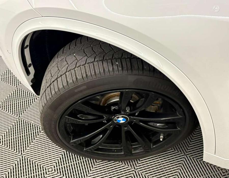 Balts BMW X5 2017 Marijampole, ar dzinēja tilpumu 2.99 L un nobraukumu 186 tūkst. km par 25999 €, foto 16 vietnē AUTOMOTO.COM.LV