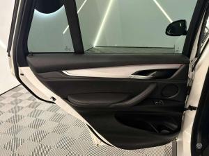 Balts BMW X5 2017 Marijampole, ar dzinēja tilpumu 2.99 L un nobraukumu 186 tūkst. km par 25999 €, foto 20 vietnē AUTOMOTO.COM.LV