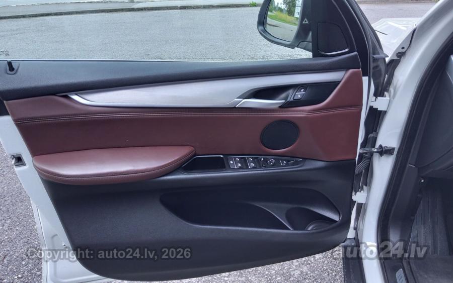 Balts BMW X5 2017 Tallina, ar dzinēja tilpumu 2.00 L un nobraukumu 200 tūkst. km par 17400 €, foto 15 vietnē AUTOMOTO.COM.LV