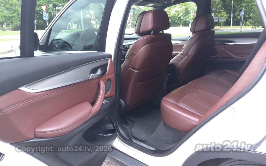 Balts BMW X5 2017 Tallina, ar dzinēja tilpumu 2.00 L un nobraukumu 200 tūkst. km par 17400 €, foto 20 vietnē AUTOMOTO.COM.LV