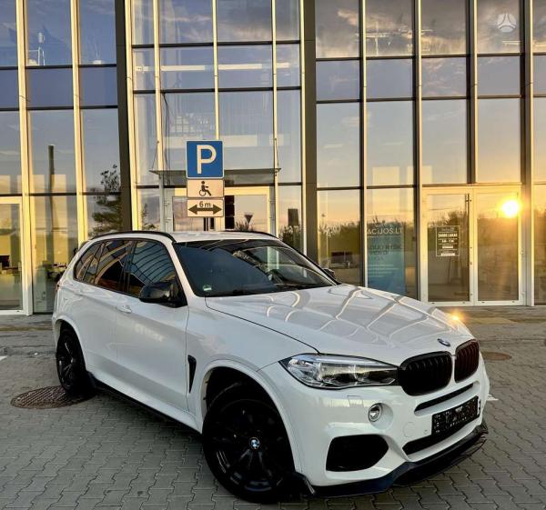 White BMW X5 2017 in Vilnius, with an engine capacity of 2.99 L and mileage of 252 thousand km for 21300 €, photo 2 on AUTOMOTO.COM.LV