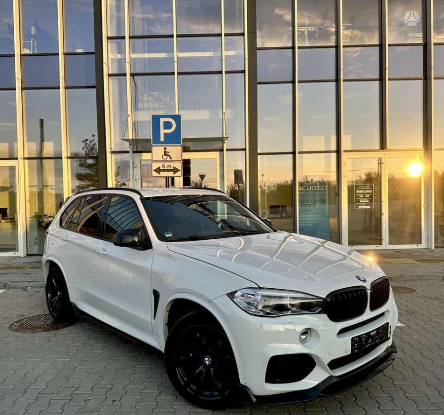 White BMW X5 2017 in Vilnius, with an engine capacity of 2.99 L and mileage of 252 thousand km for 21300 €, photo 3 on AUTOMOTO.COM.LV