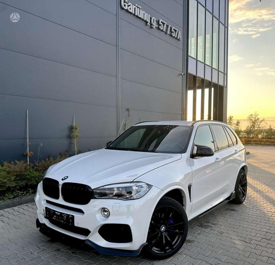 White BMW X5 2017 in Vilnius, with an engine capacity of 2.99 L and mileage of 252 thousand km for 21300 €, photo 4 on AUTOMOTO.COM.LV