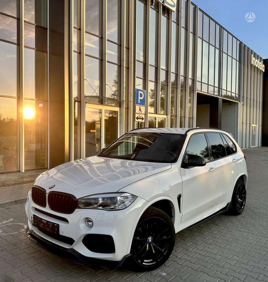 White BMW X5 2017 in Vilnius, with an engine capacity of 2.99 L and mileage of 252 thousand km for 21300 €, photo 8 on AUTOMOTO.COM.LV
