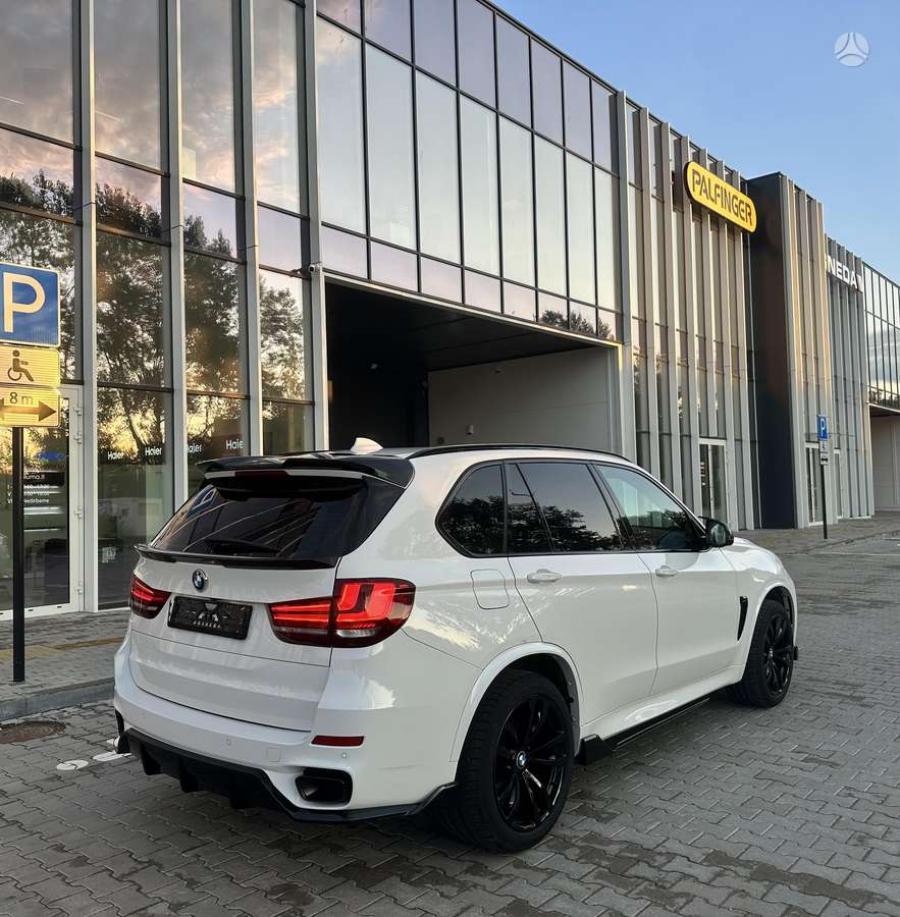 White BMW X5 2017 in Vilnius, with an engine capacity of 2.99 L and mileage of 252 thousand km for 21300 €, photo 13 on AUTOMOTO.COM.LV