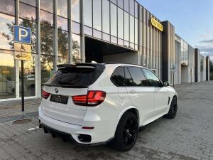 White BMW X5 2017 in Vilnius, with an engine capacity of 2.99 L and mileage of 252 thousand km for 21300 €, photo 14 on AUTOMOTO.COM.LV