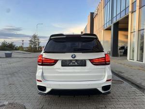 White BMW X5 2017 in Vilnius, with an engine capacity of 2.99 L and mileage of 252 thousand km for 21300 €, photo 15 on AUTOMOTO.COM.LV