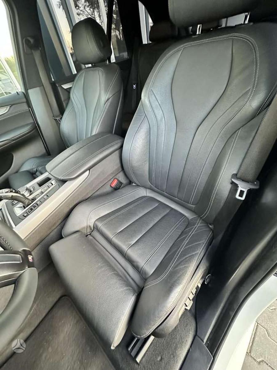White BMW X5 2017 in Vilnius, with an engine capacity of 2.99 L and mileage of 252 thousand km for 21300 €, photo 16 on AUTOMOTO.COM.LV