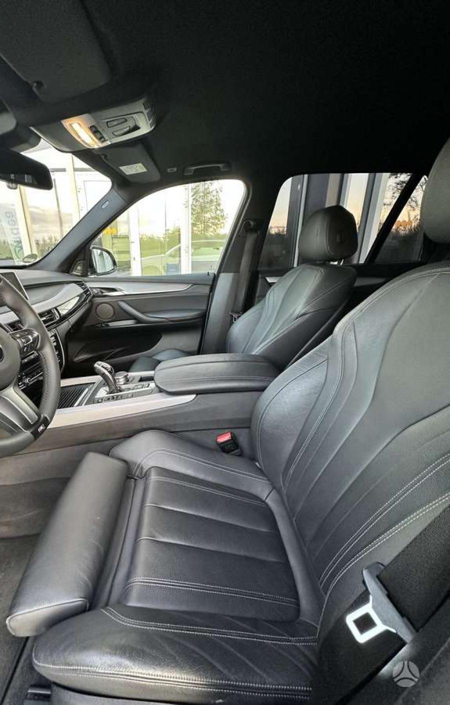 White BMW X5 2017 in Vilnius, with an engine capacity of 2.99 L and mileage of 252 thousand km for 21300 €, photo 19 on AUTOMOTO.COM.LV