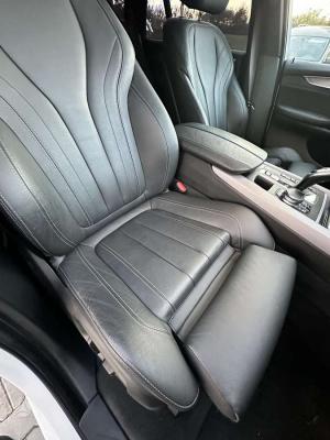 White BMW X5 2017 in Vilnius, with an engine capacity of 2.99 L and mileage of 252 thousand km for 21300 €, photo 26 on AUTOMOTO.COM.LV