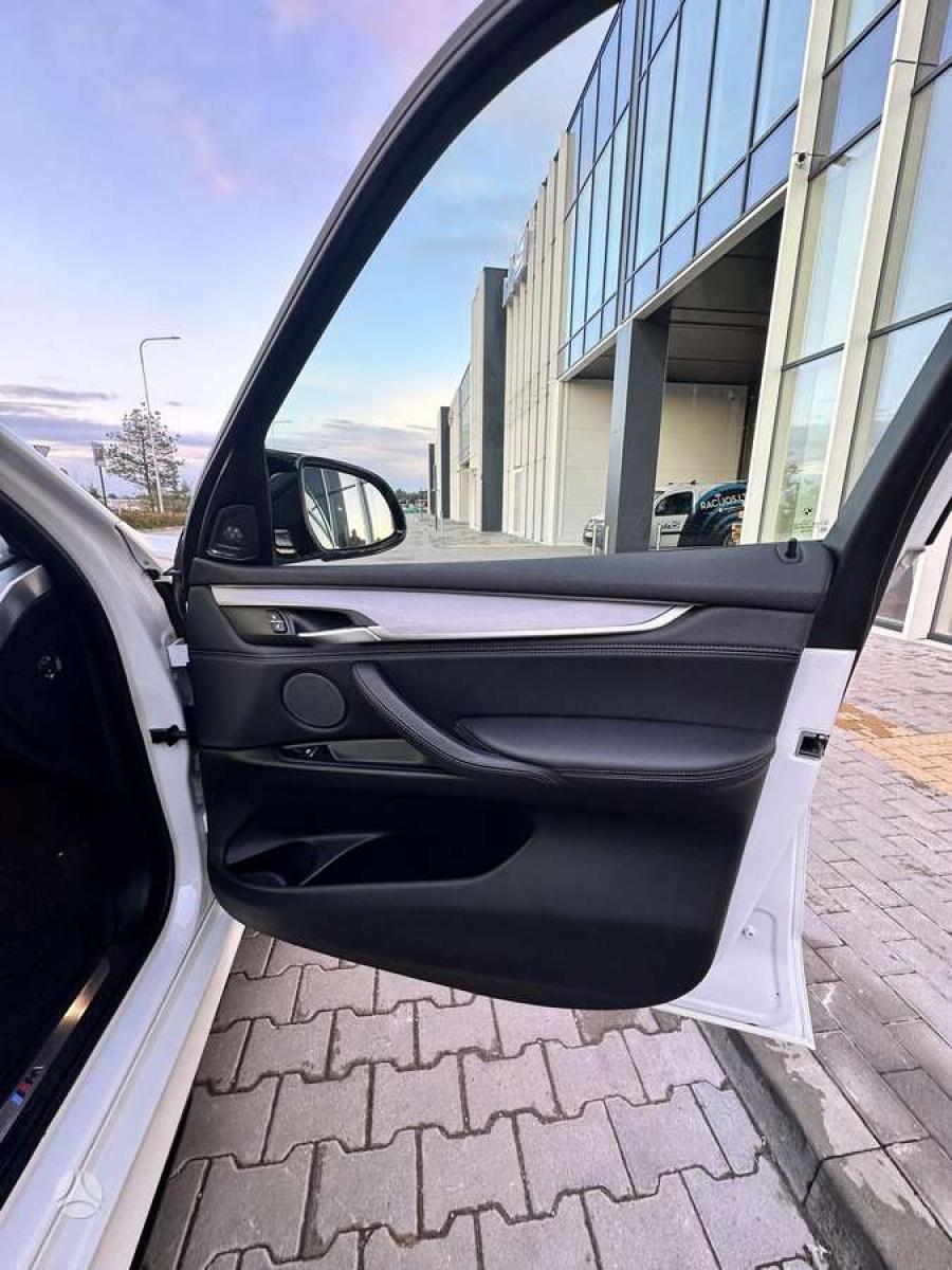 White BMW X5 2017 in Vilnius, with an engine capacity of 2.99 L and mileage of 252 thousand km for 21300 €, photo 30 on AUTOMOTO.COM.LV