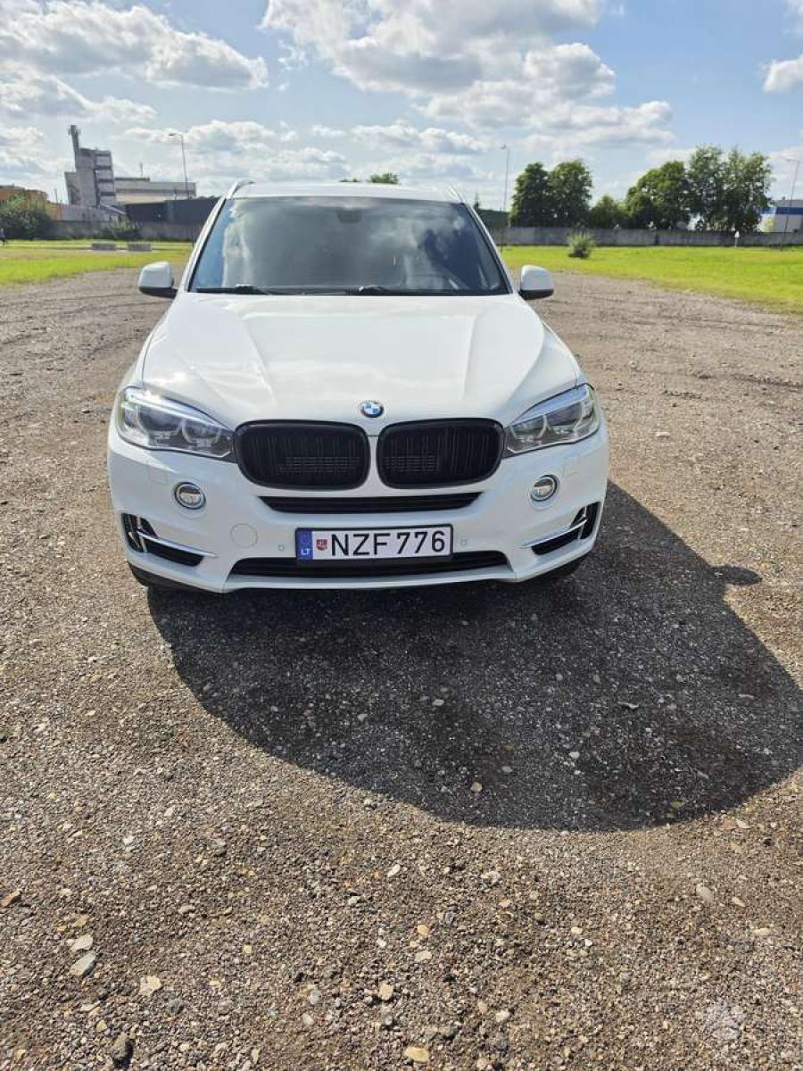 White BMW X5 2017 in Kaunas, with an engine capacity of 2.00 L and mileage of 199 thousand km for 14500 €, photo 1 on AUTOMOTO.COM.LV