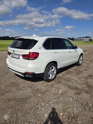White BMW X5 2017 in Kaunas, with an engine capacity of 2.00 L and mileage of 199 thousand km for 14500 €, photo 5 on AUTOMOTO.COM.LV