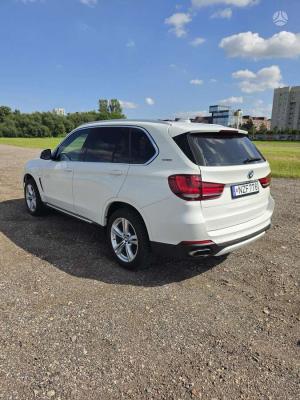 White BMW X5 2017 in Kaunas, with an engine capacity of 2.00 L and mileage of 199 thousand km for 14500 €, photo 7 on AUTOMOTO.COM.LV