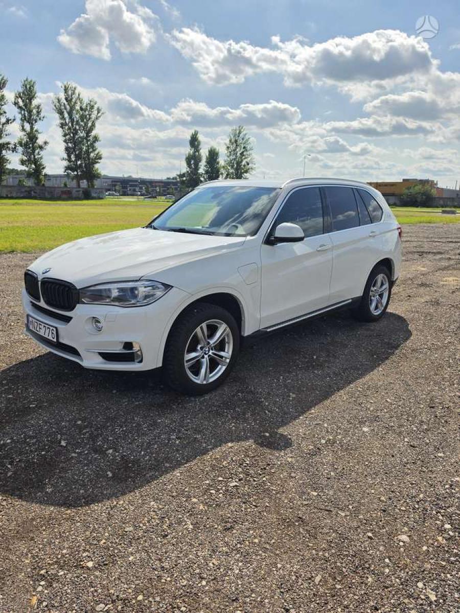 White BMW X5 2017 in Kaunas, with an engine capacity of 2.00 L and mileage of 199 thousand km for 14500 €, photo 9 on AUTOMOTO.COM.LV