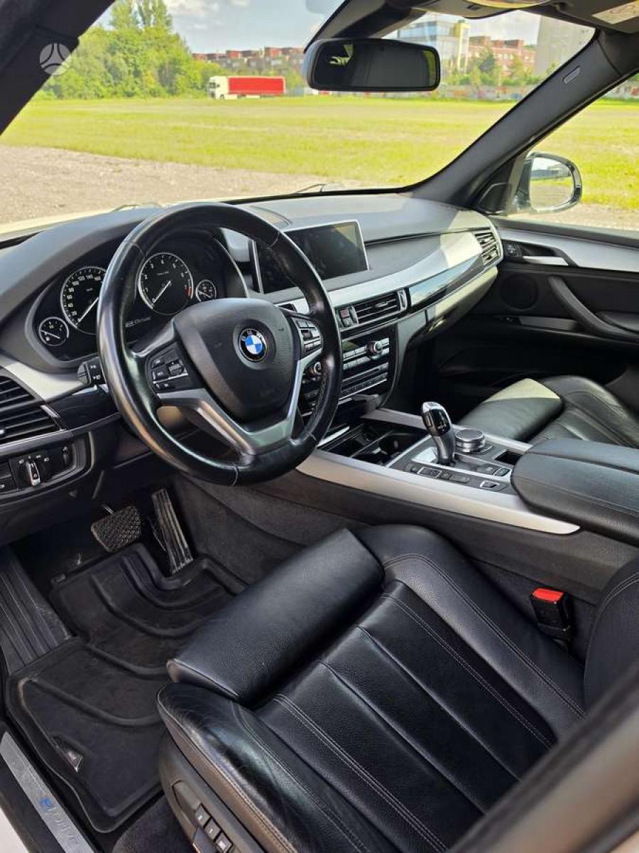 White BMW X5 2017 in Kaunas, with an engine capacity of 2.00 L and mileage of 199 thousand km for 14500 €, photo 10 on AUTOMOTO.COM.LV
