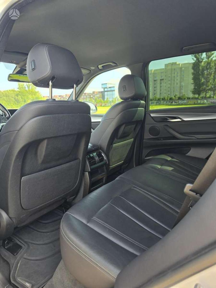 White BMW X5 2017 in Kaunas, with an engine capacity of 2.00 L and mileage of 199 thousand km for 14500 €, photo 11 on AUTOMOTO.COM.LV