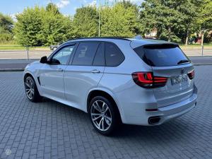 White BMW X5 2017 in Klaipeda, with an engine capacity of 2.99 L and mileage of 201 thousand km for 19900 €, photo 7 on AUTOMOTO.COM.LV