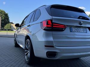White BMW X5 2017 in Klaipeda, with an engine capacity of 2.99 L and mileage of 201 thousand km for 19900 €, photo 8 on AUTOMOTO.COM.LV