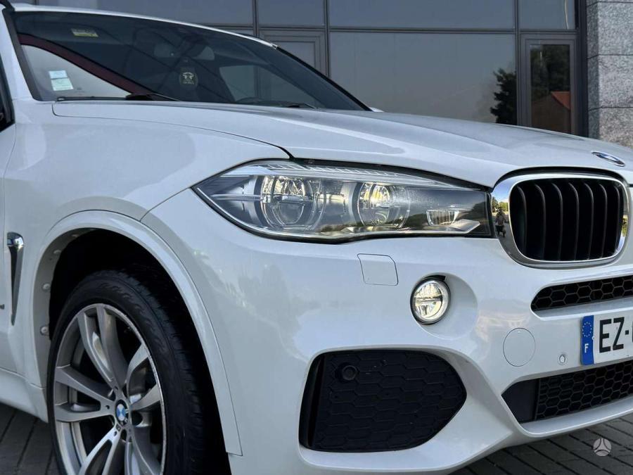 White BMW X5 2017 in Klaipeda, with an engine capacity of 2.99 L and mileage of 201 thousand km for 19900 €, photo 14 on AUTOMOTO.COM.LV