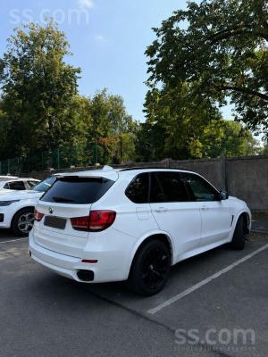 Balts BMW X5 2017 Daugavpils, ar dzinēja tilpumu 3.00 L un nobraukumu 228 tūkst. km par 21000 €, foto 4 vietnē AUTOMOTO.COM.LV