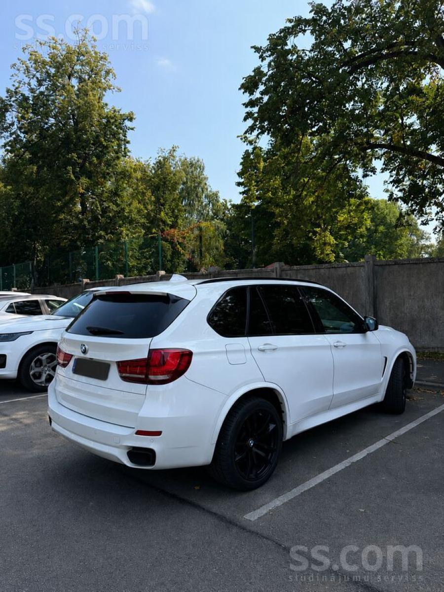 Balts BMW X5 2017 Daugavpils, ar dzinēja tilpumu 3.00 L un nobraukumu 228 tūkst. km par 21000 €, foto 4 vietnē AUTOMOTO.COM.LV