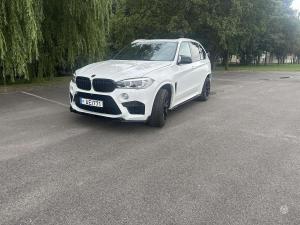 Balts BMW X5 2017 Klaipėda, ar dzinēja tilpumu 2.98 L un nobraukumu 125 tūkst. km par 22000 €, foto  vietnē AUTOMOTO.COM.LV
