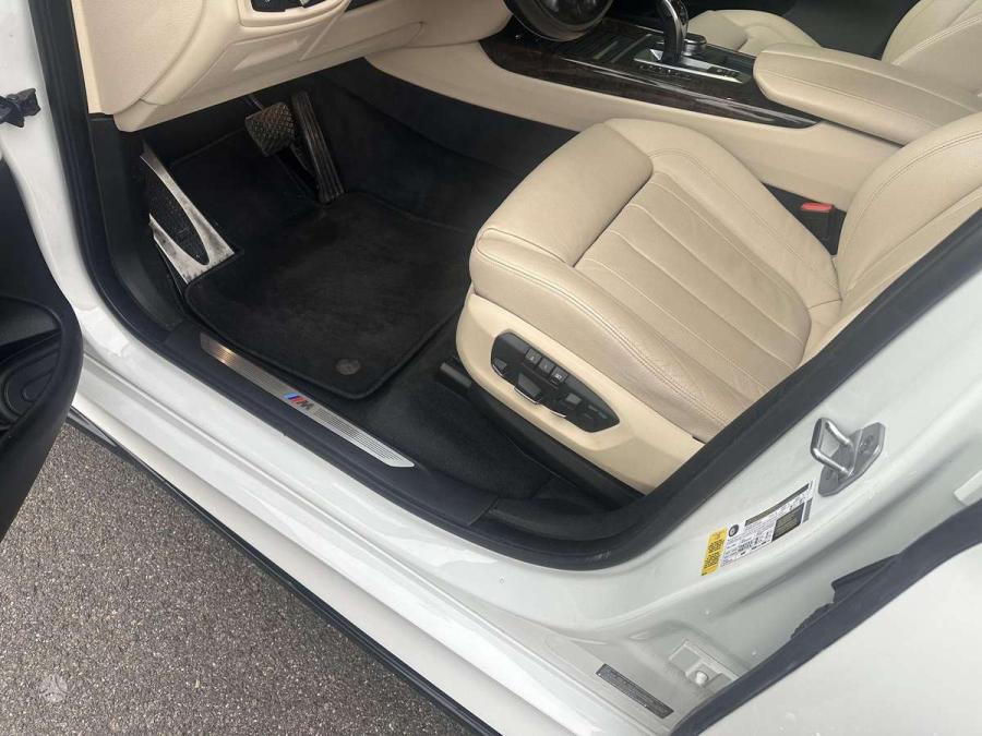 Balts BMW X5 2017 Klaipėda, ar dzinēja tilpumu 2.98 L un nobraukumu 125 tūkst. km par 22000 €, foto 11 vietnē AUTOMOTO.COM.LV
