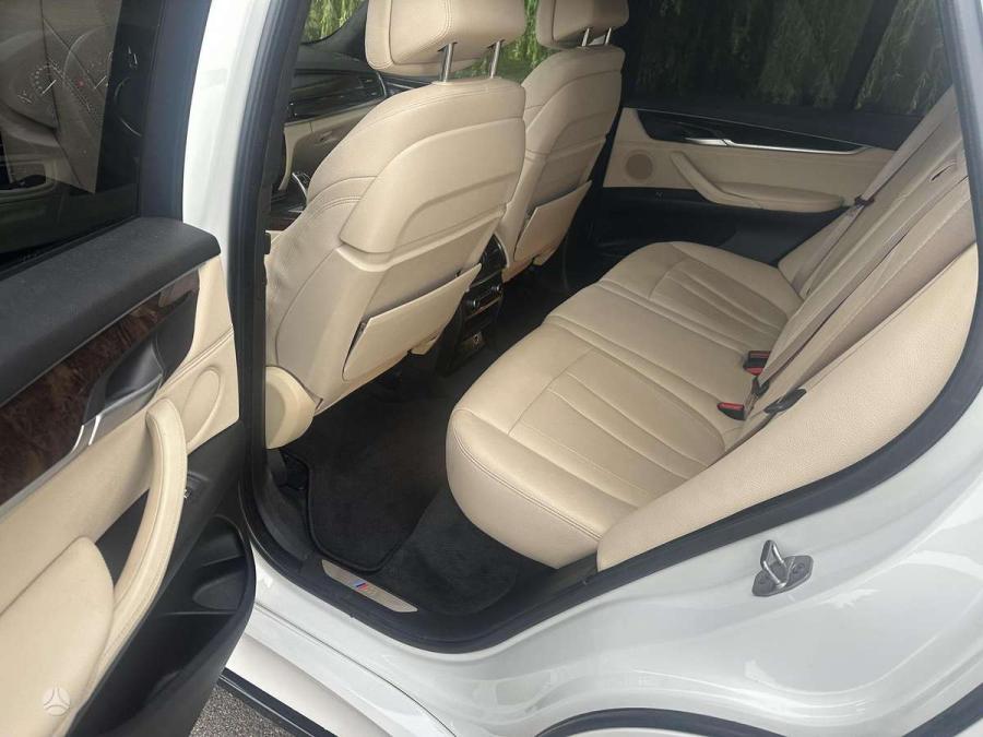 Balts BMW X5 2017 Klaipėda, ar dzinēja tilpumu 2.98 L un nobraukumu 125 tūkst. km par 22000 €, foto 14 vietnē AUTOMOTO.COM.LV