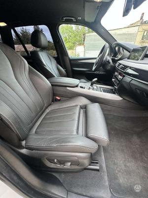 Balts BMW X5 2017 Viļņa, ar dzinēja tilpumu 2.99 L un nobraukumu 258 tūkst. km par 19300 €, foto 32 vietnē AUTOMOTO.COM.LV