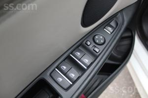 White BMW X5 2017 in Liepaja, with an engine capacity of 3.00 L and mileage of 164 thousand km for 29500 €, photo 15 on AUTOMOTO.COM.LV