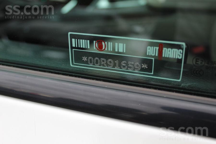 White BMW X5 2017 in Liepaja, with an engine capacity of 3.00 L and mileage of 164 thousand km for 29500 €, photo 25 on AUTOMOTO.COM.LV
