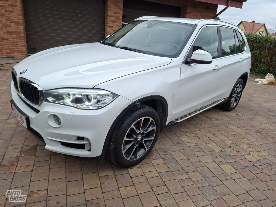 White BMW X5 2017 in Kaunas, with an engine capacity of 2.00 L and mileage of 349 thousand km for 13400 €, photo 1 on AUTOMOTO.COM.LV