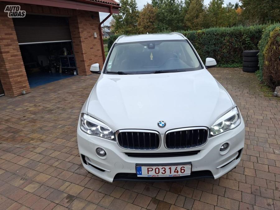 White BMW X5 2017 in Kaunas, with an engine capacity of 2.00 L and mileage of 349 thousand km for 13400 €, photo 5 on AUTOMOTO.COM.LV