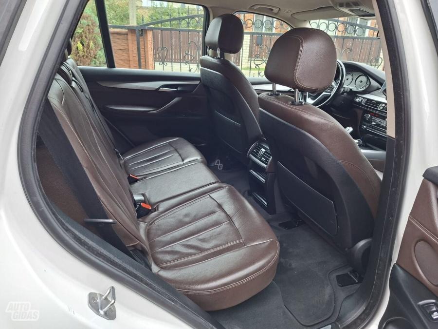 White BMW X5 2017 in Kaunas, with an engine capacity of 2.00 L and mileage of 349 thousand km for 13400 €, photo 9 on AUTOMOTO.COM.LV