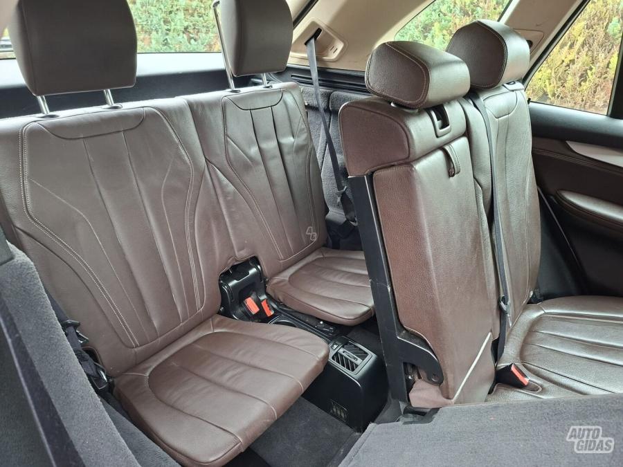 White BMW X5 2017 in Kaunas, with an engine capacity of 2.00 L and mileage of 349 thousand km for 13400 €, photo 10 on AUTOMOTO.COM.LV